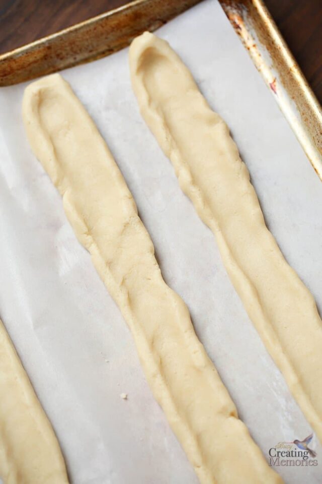 Melt in your Mouth Shortbread Cookies Log with Jam center