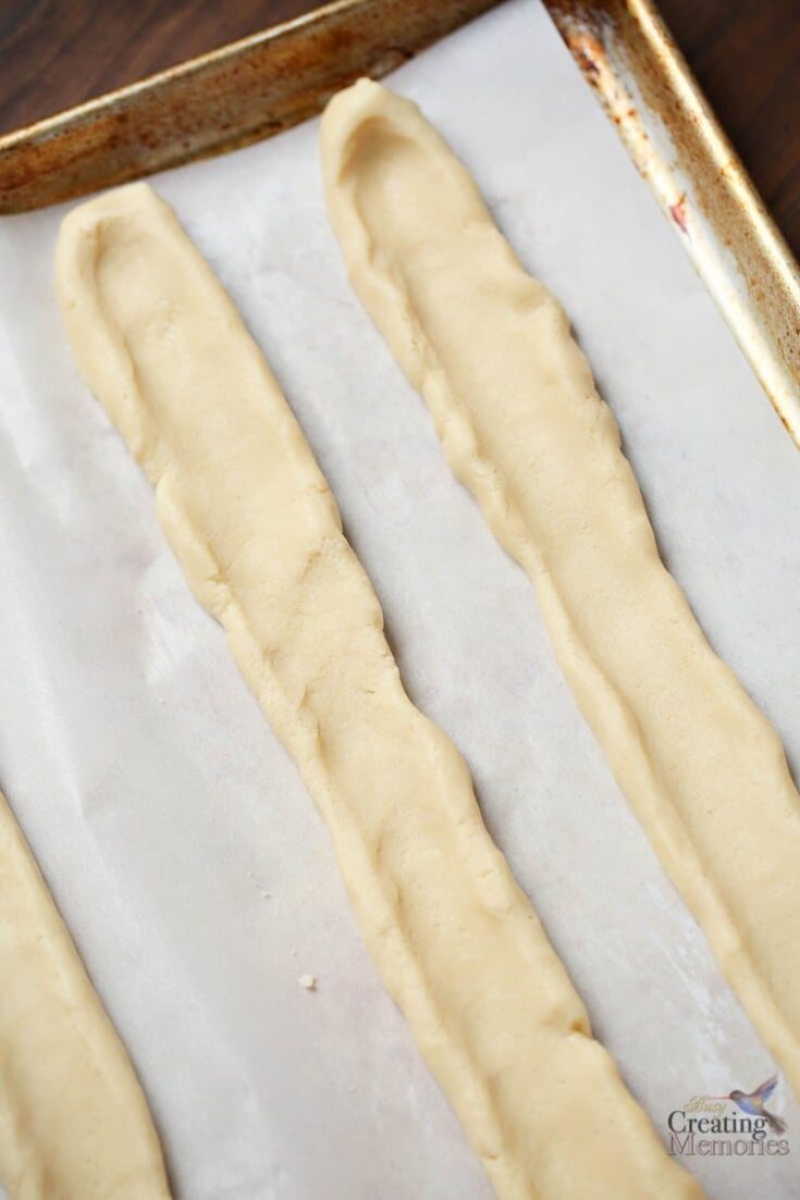 Melt in your Mouth Shortbread Cookies Log with Jam center