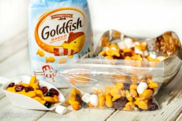 Goldfish Snacks Trail Mix for Fun Holiday Travel