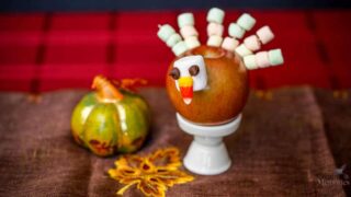 Apple Turkey Edible Thanksgiving Craft that kids love