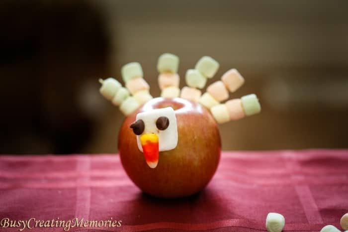 Apple Turkey Edible Thanksgiving Craft that kids love