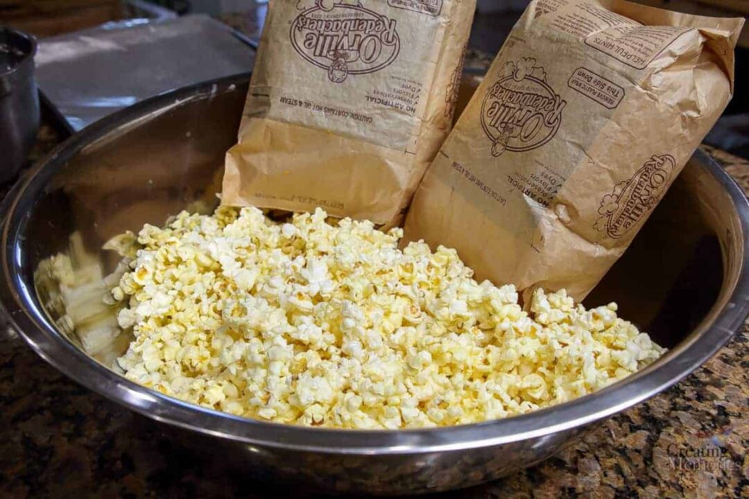 Mother Goose Popcorn Party Mix: Wonder Woman Inspired